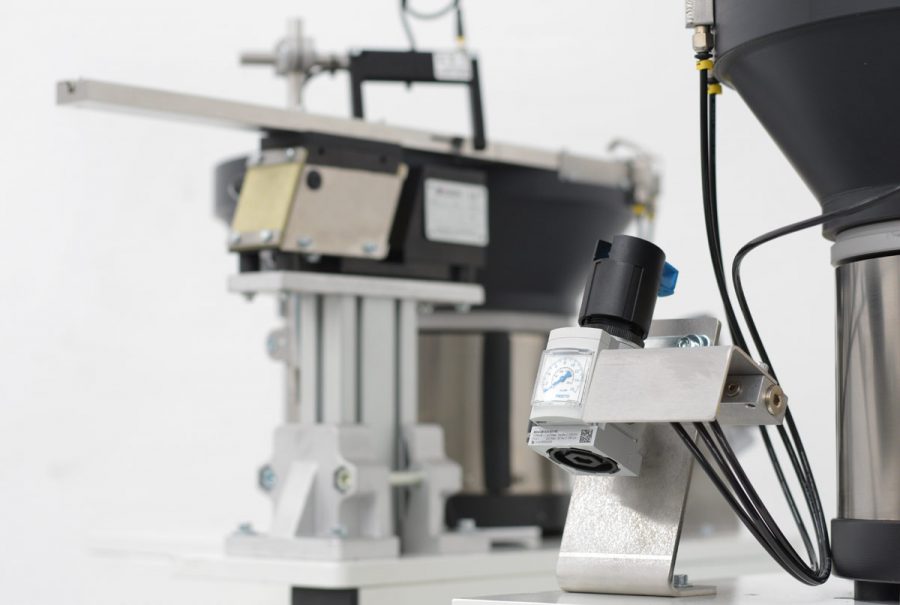 Doble sistema posicionador industrial por vibración para clips • MDV