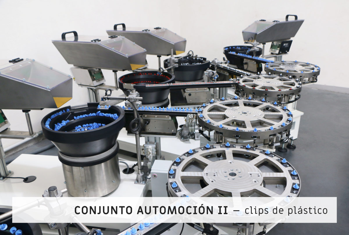 Conjunto de 4 alimentadores industriales para clips de plástico • MDV